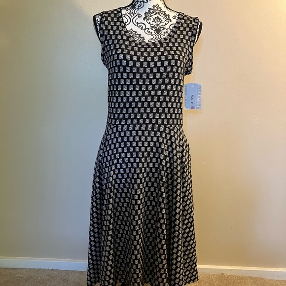 LuLaRoe | Dresses | Lularoe Nikki Black And White Aline Midi Dress ...